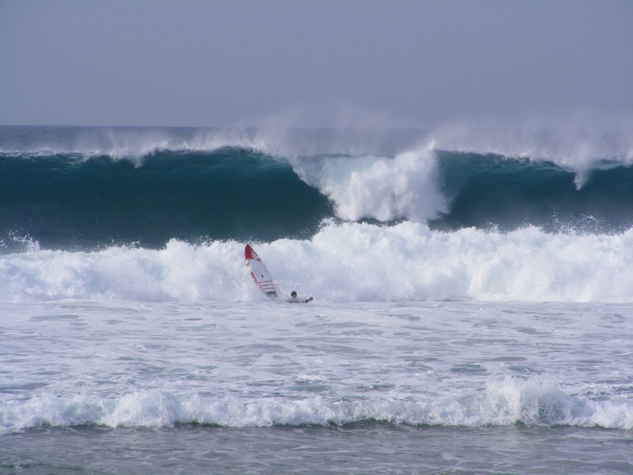 Bigger, harder, faster. Big SUP Surf - Glyn Ovens Nazare | SUPboarder ...